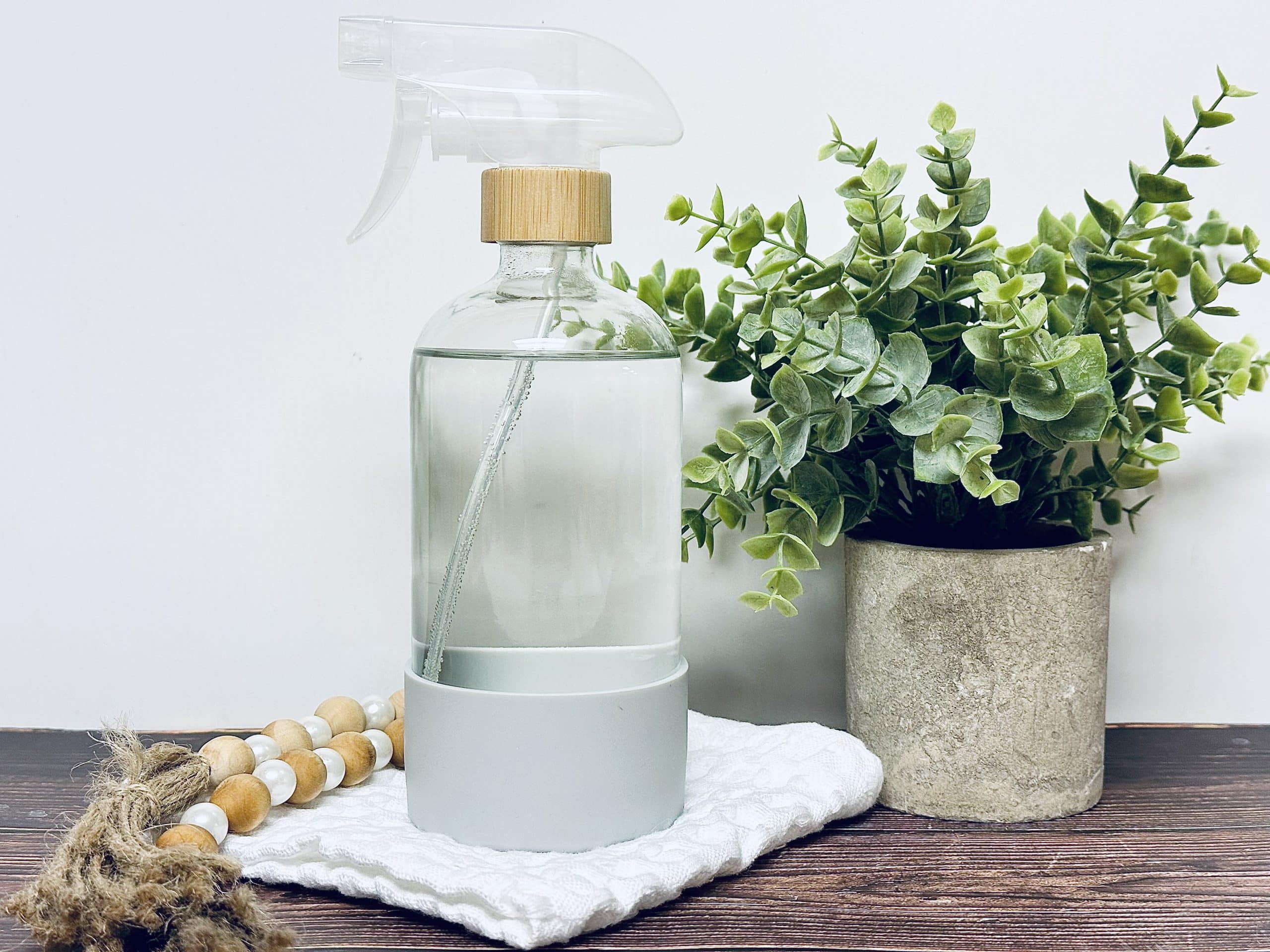 How to Clean Windows Like a Pro with a Natural DIY Glass Cleaner ...